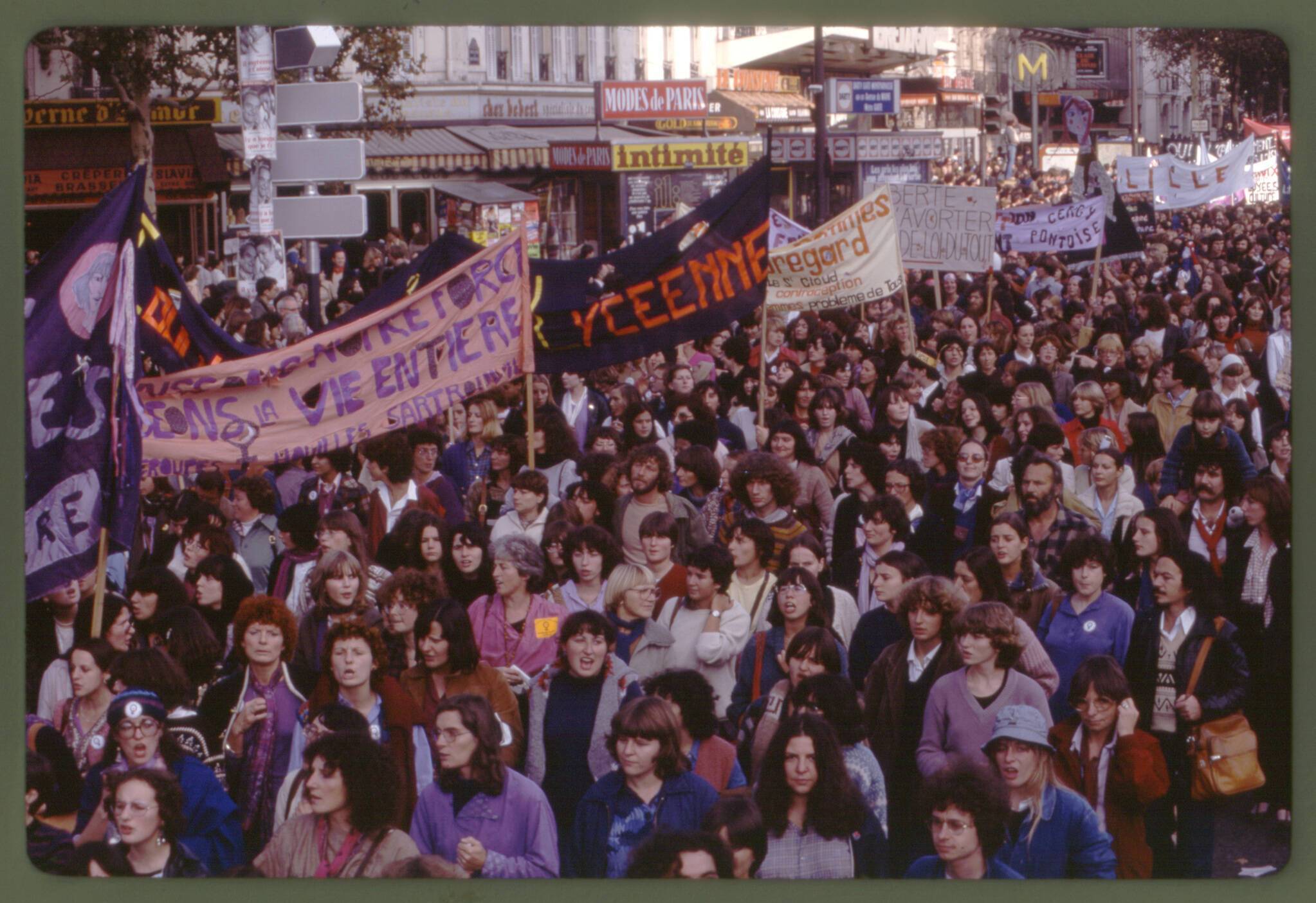 Les Archives nationales se replongent dans la Loi Veil | Ministère de ...