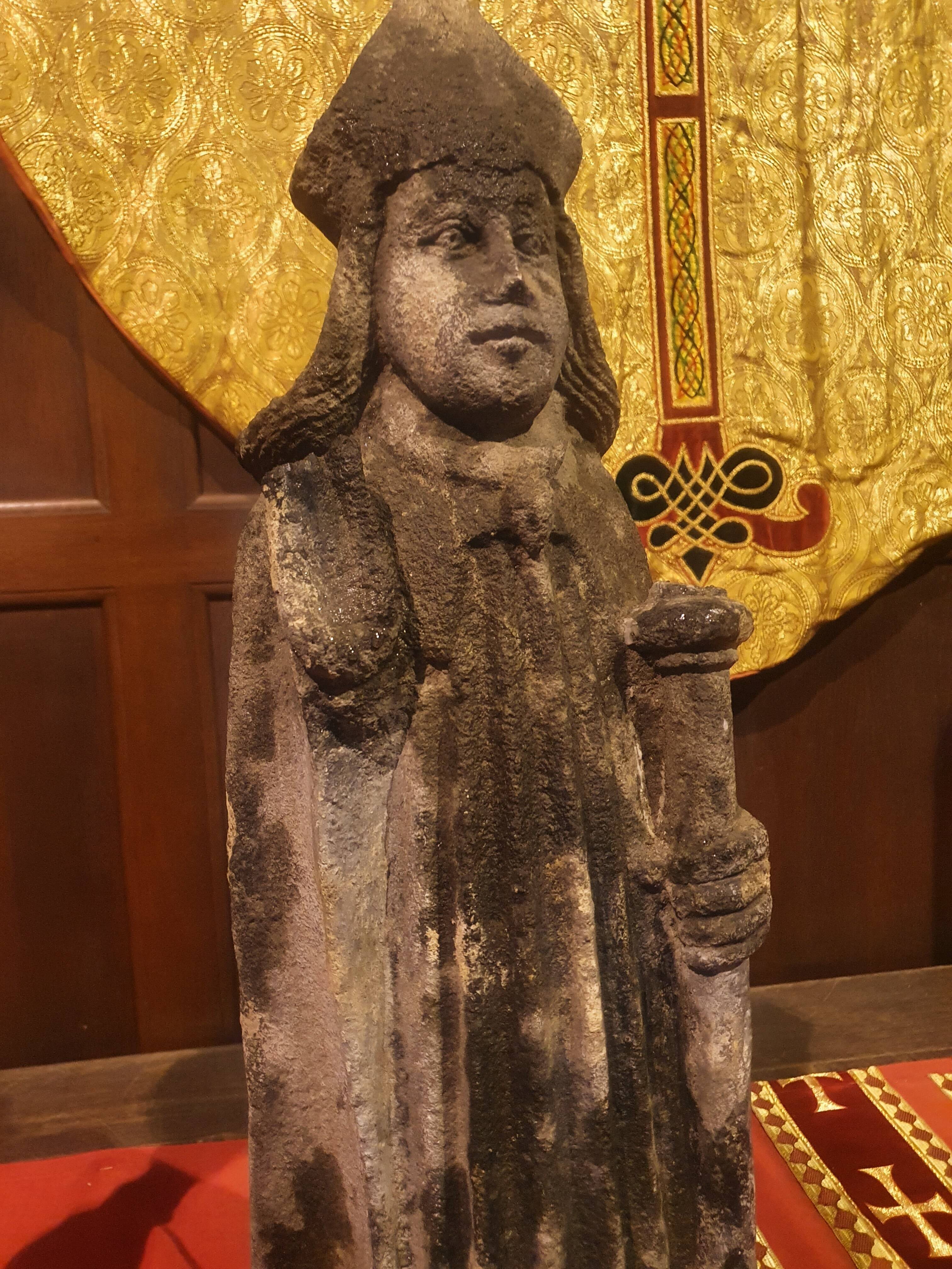 Restitution de deux statues de Roland Doré dérobées à Crozon ...