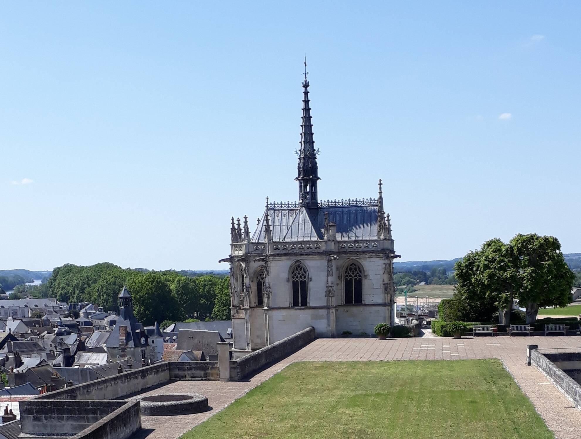 "Portrait de la relance" : Chapelle Saint-Hubert du château royal ...
