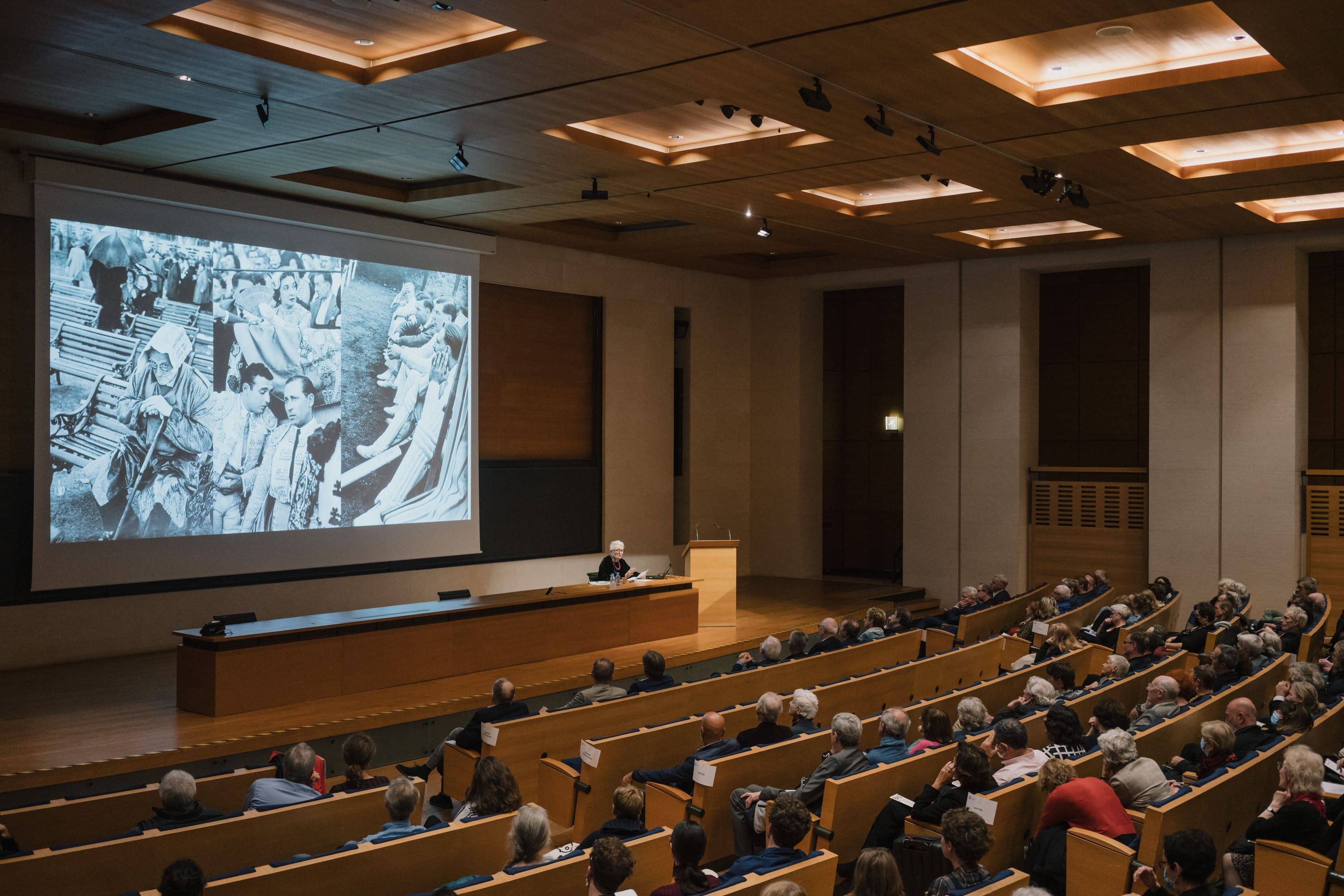 Multilinguisme : Mieke Bal explore le rêve culturel d’une Europe ...