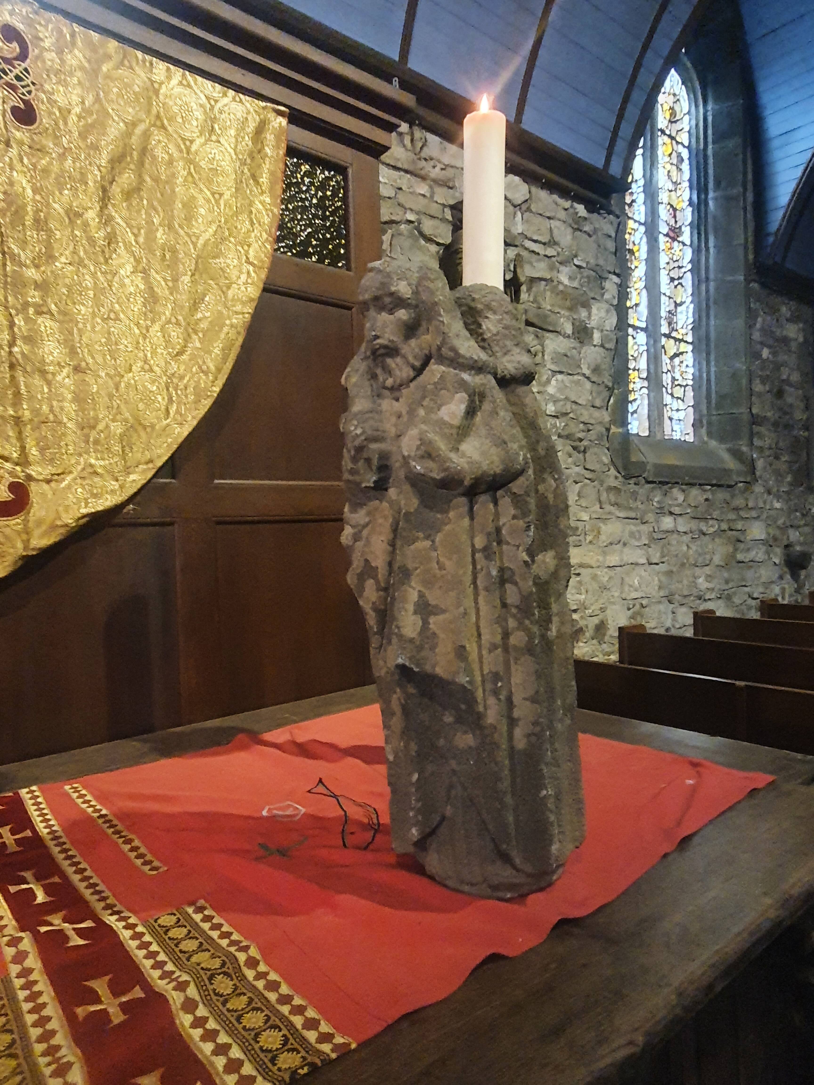 Restitution de deux statues de Roland Doré dérobées à Crozon ...
