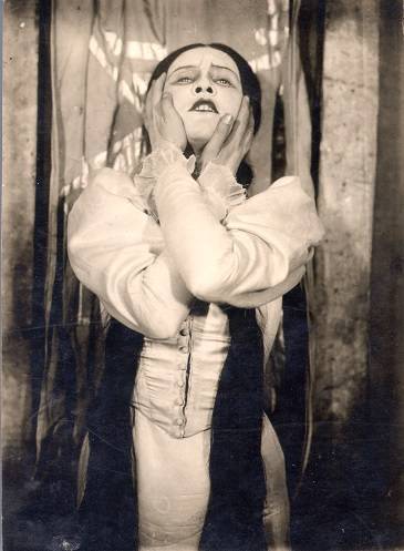 Genèse du dibbouk : Le mahJ explore un mythe éternel