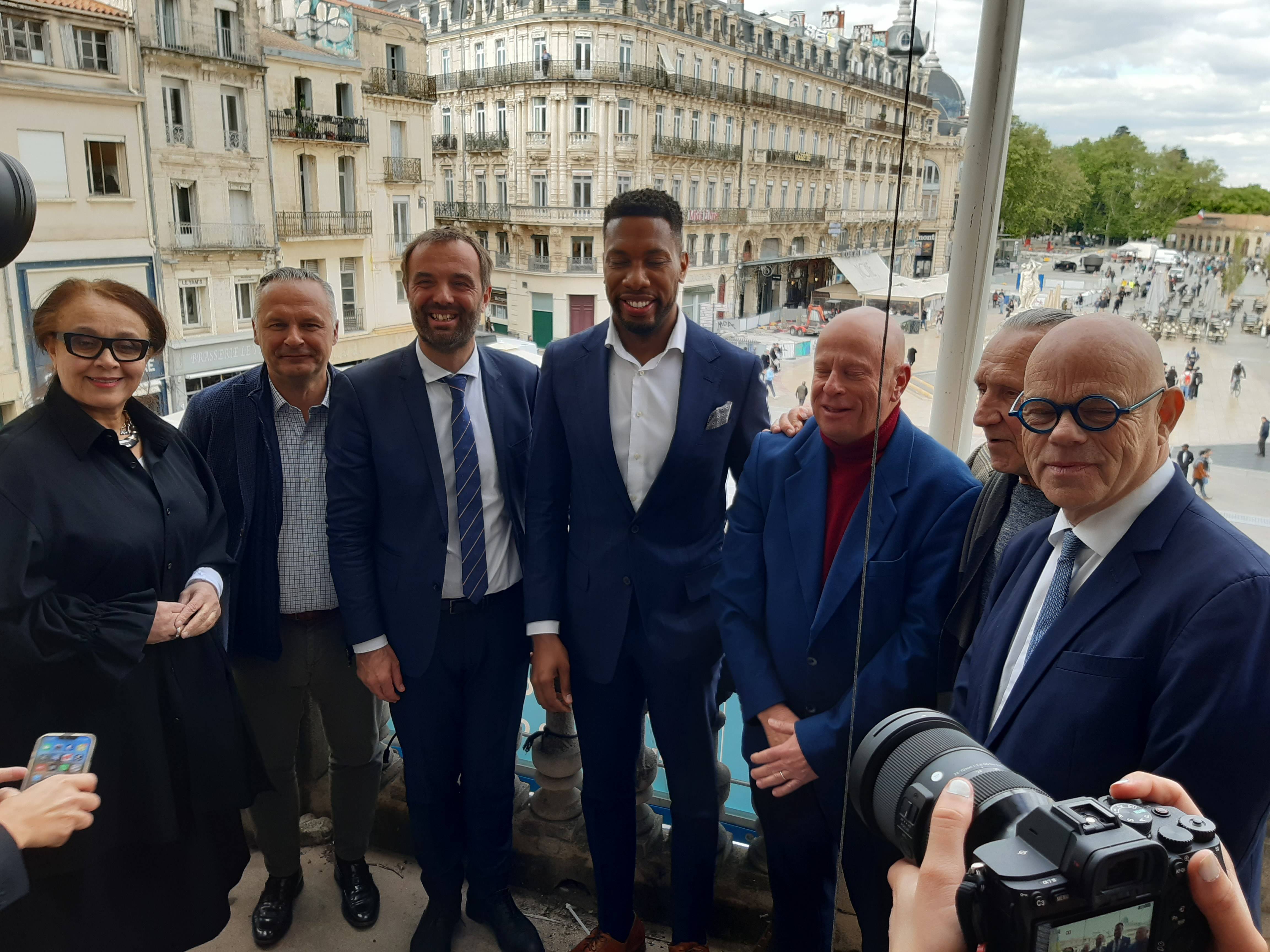 Le chef américain Roderick Cox nommé directeur musical de l'Opéra ...
